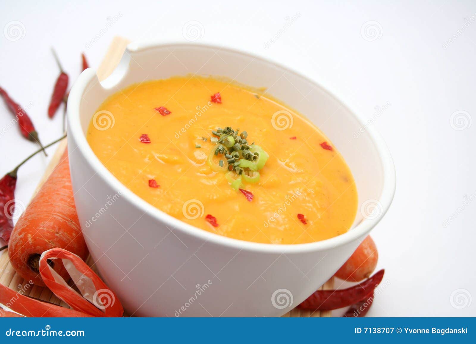 Sopa fresca imagen de archivo. Imagen de cena, chile, sano - 7138707