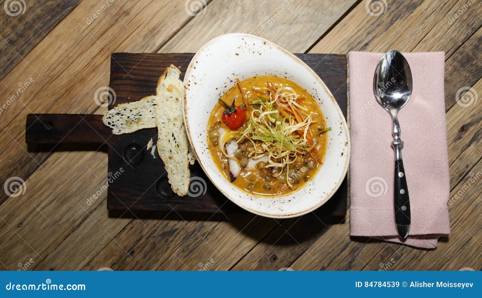 Sopa Italiana En Una Bandeja Imagen de archivo - Imagen de fresco ...