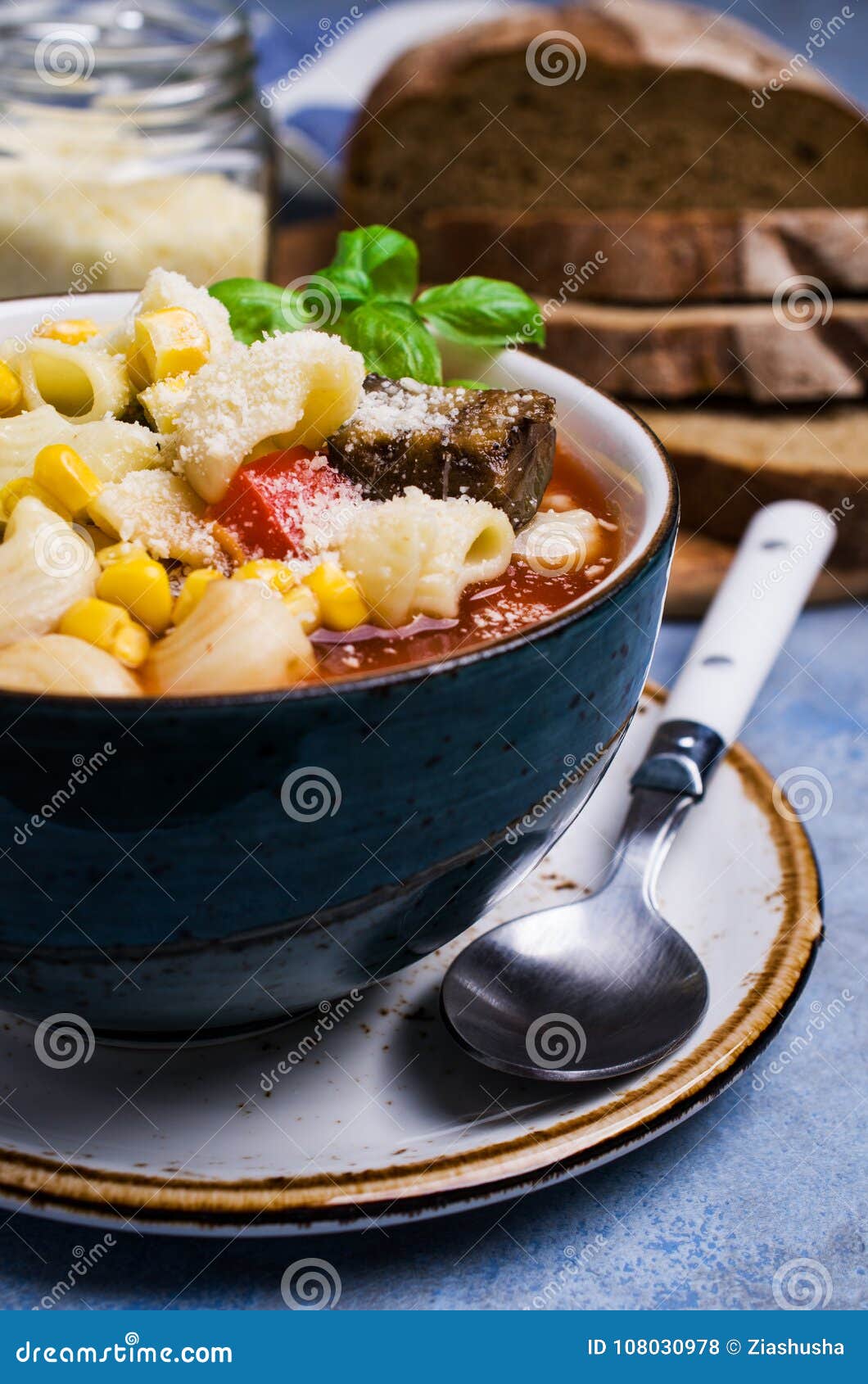Sopa Italiana Tradicional Com Massa Foto de Stock - Imagem de jantar ...