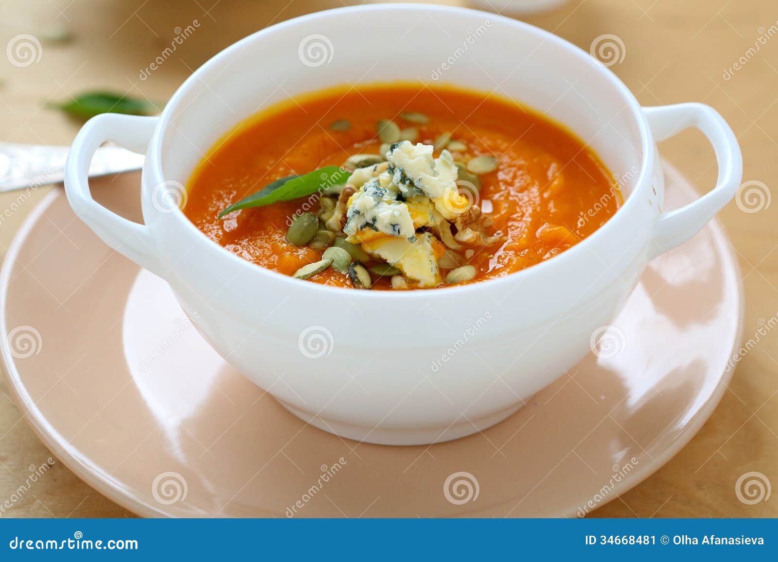 Soppa Med Pumpa Och Gorgonzola Fotografering för Bildbyråer - Bild av ...