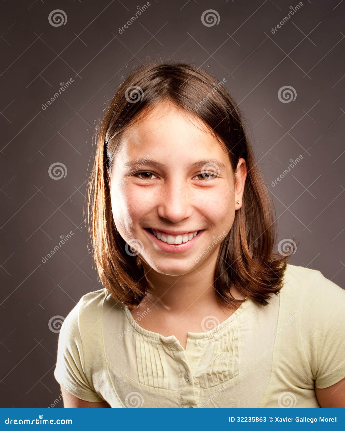 Sorridere Felice Della Ragazza Immagine Stock - Immagine di ragazza ...