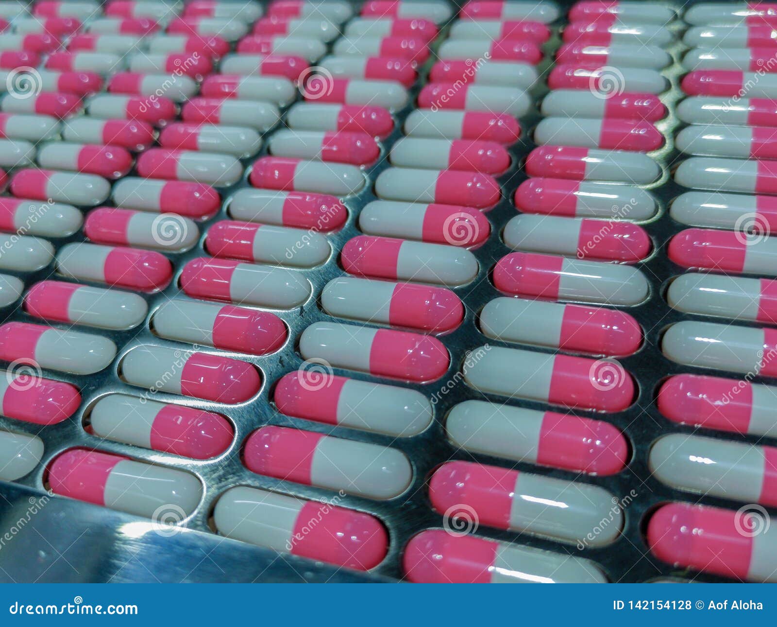 Sorting Pill Tablets Vibratory Separators.Colorful of Tablets and ...