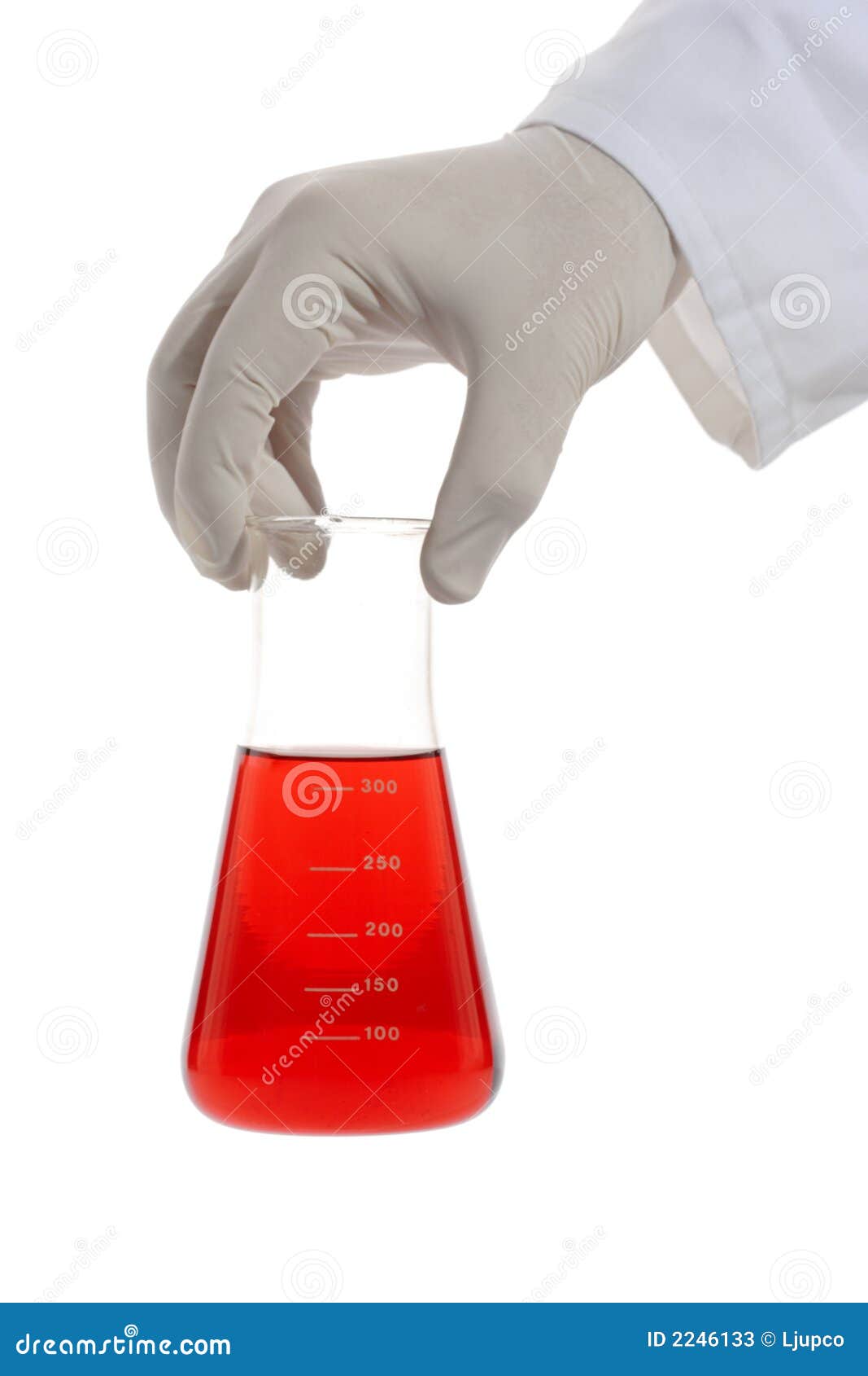 Sosteniendo un Erlenmeyer imagen de archivo. Imagen de laboratorio ...