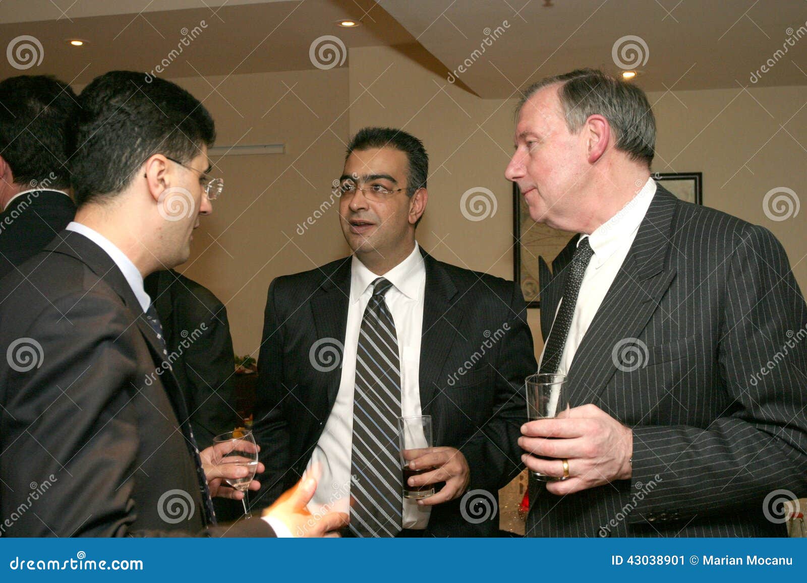 Sotiris Karagiozidis editorial photo. Image of conversation - 43038901