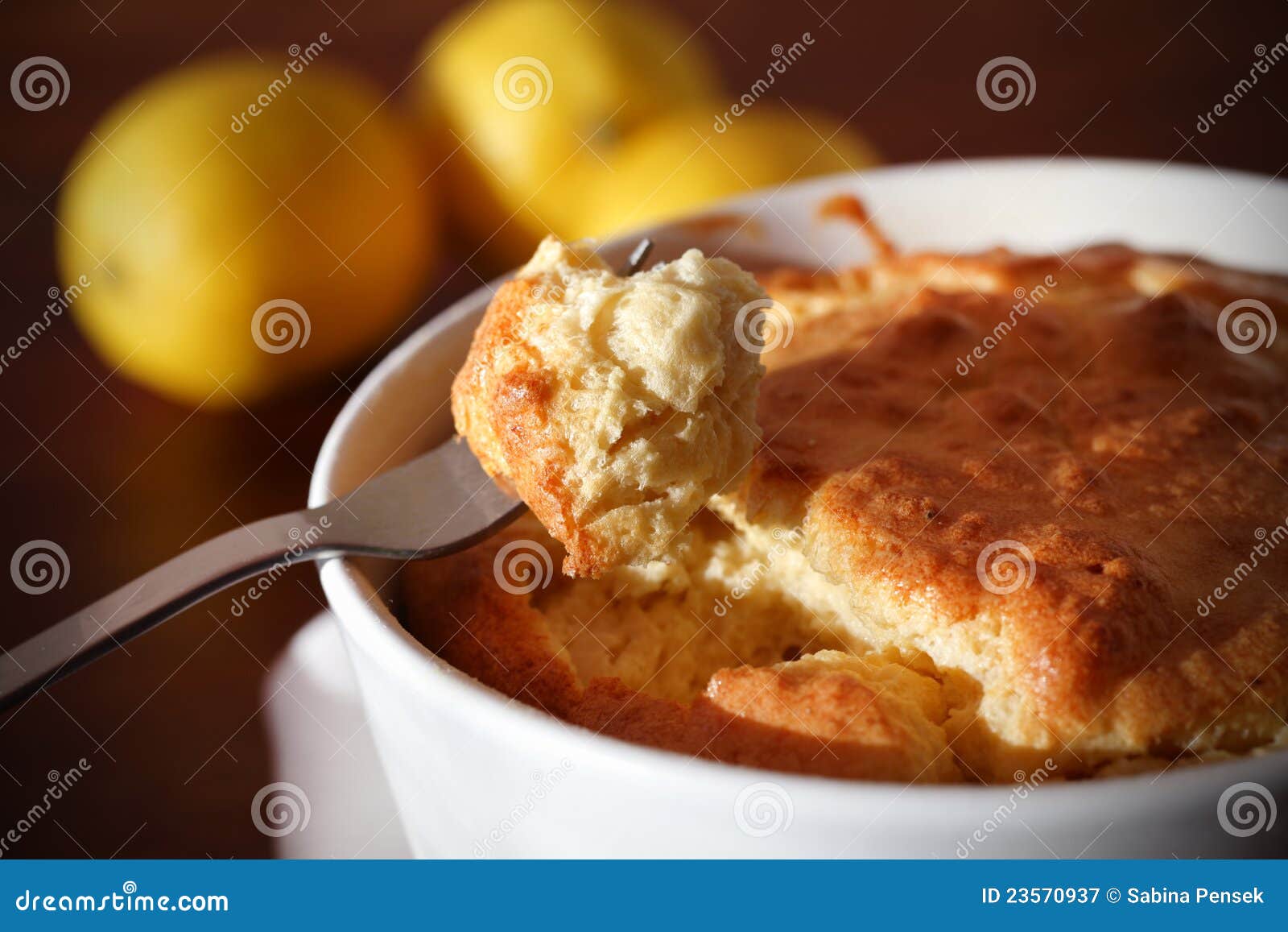 Soufflé Con Queso En Una Fork, Comiendo Imagen de archivo - Imagen de ...