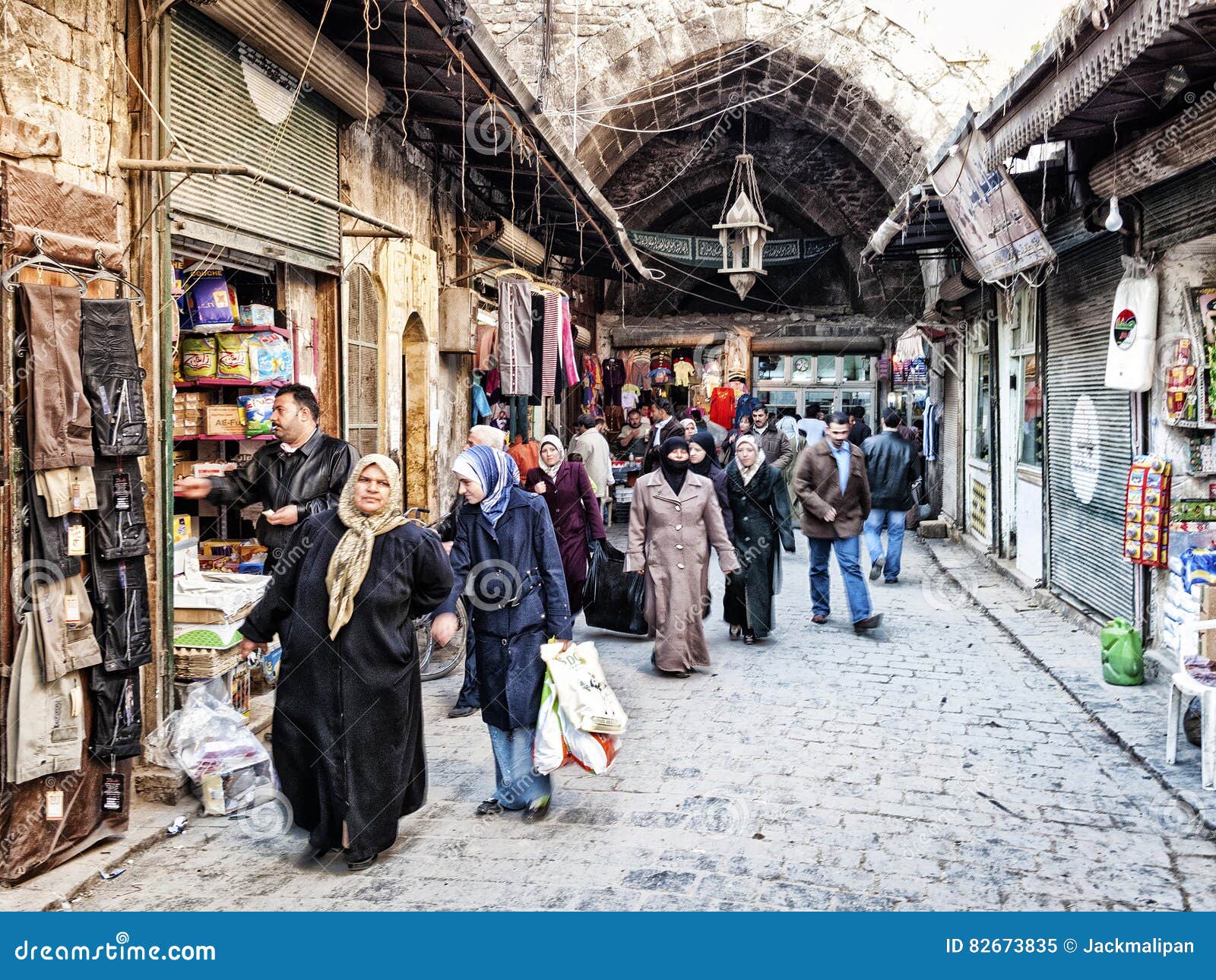 Soukmarkt Het Winkelen Straat in Oude Stad Van Aleppo Syrië Redactionele Afbeelding - Image of ...