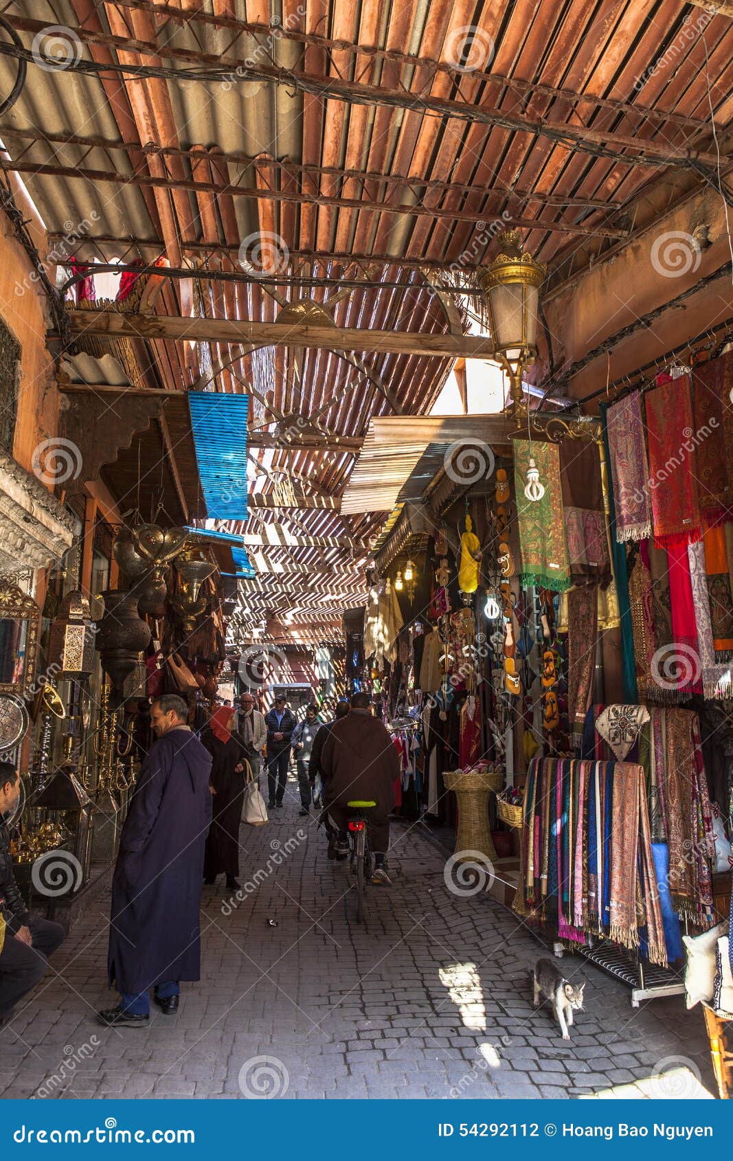 Souks-Markt in Marrakesch, Marokko Redaktionelles Stockfotografie ...