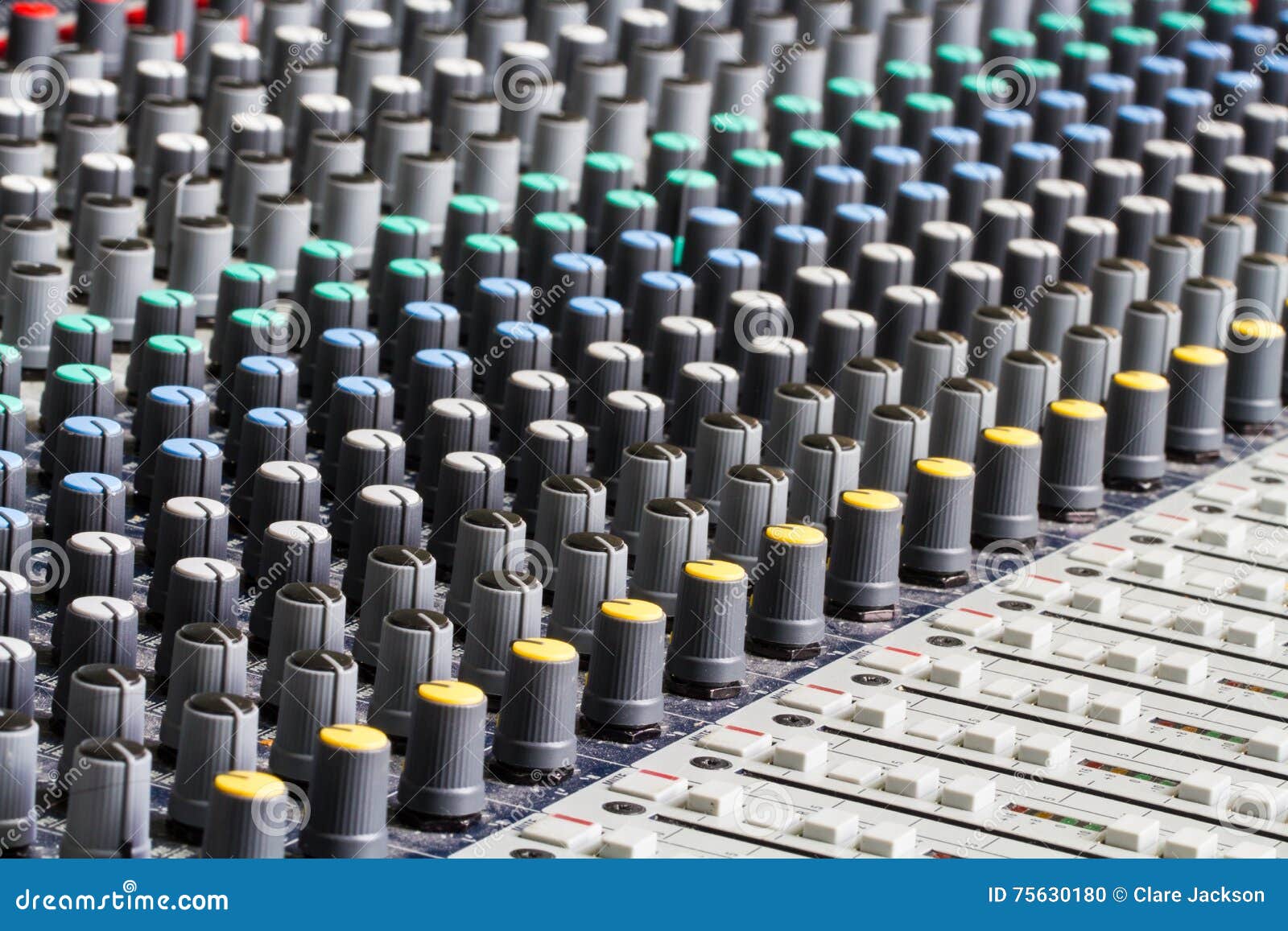 Audio Desk Stock Illustrations – 2,897 Audio Desk Stock Illustrations ...