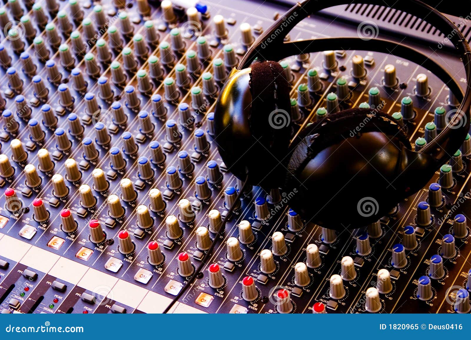 Sound systems stock image. Image of earphones, bose, music - 1820965