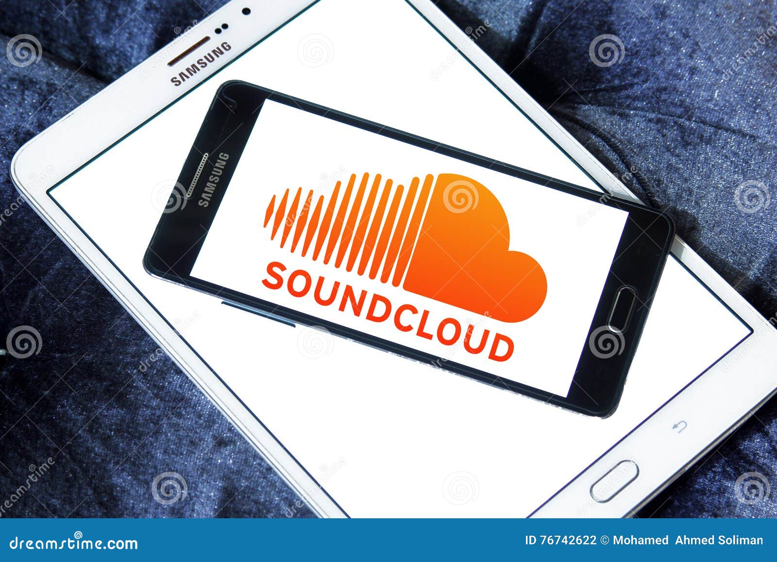 Soundcloud app logo editorial photography. Image of sign - 76742622