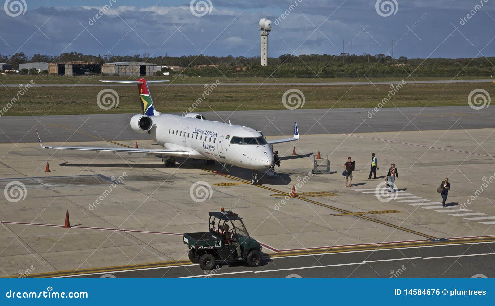 South African Airline Plane Editorial Photo - Image of inbound ...