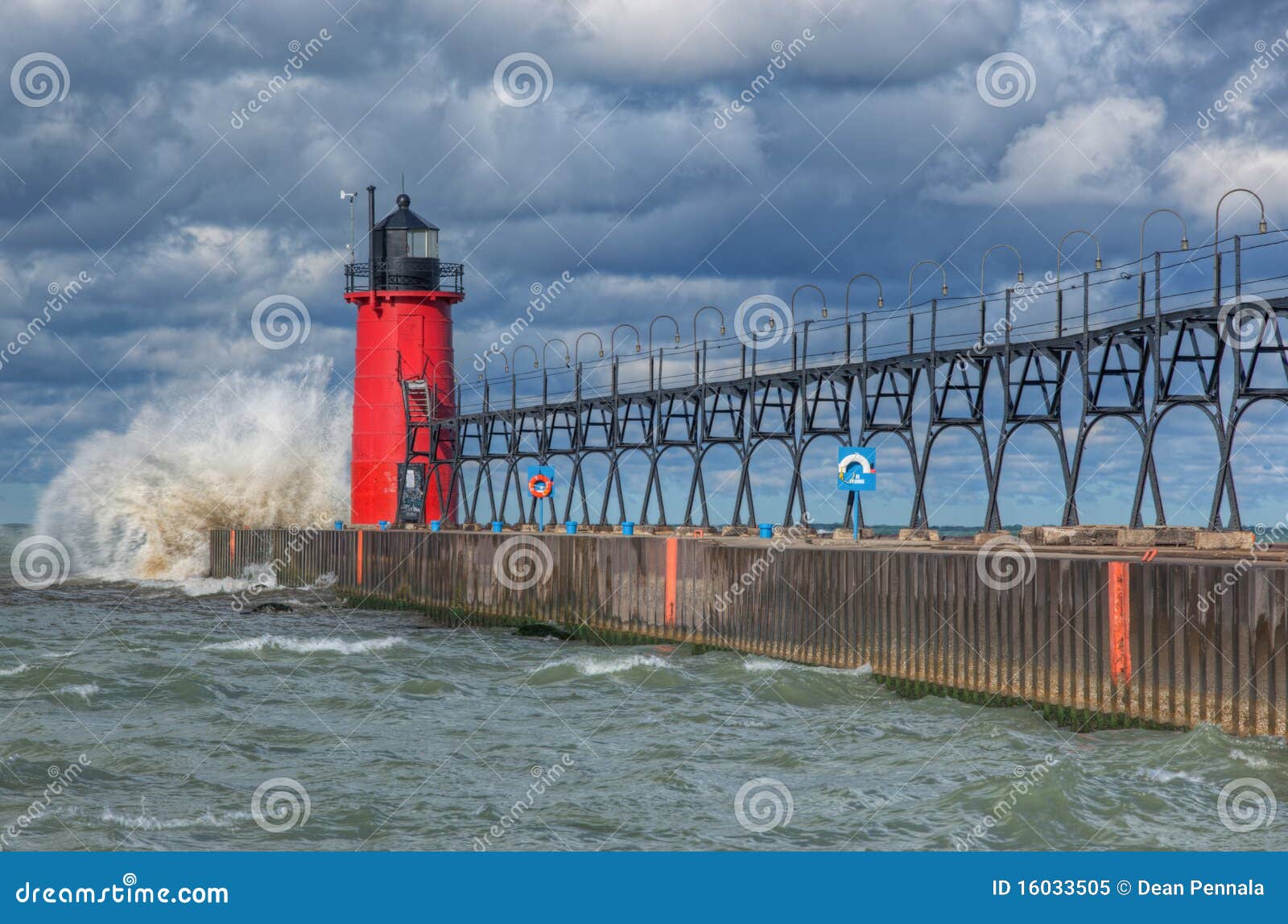 South Haven Lighthouse stock image. Image of michigan - 16033505