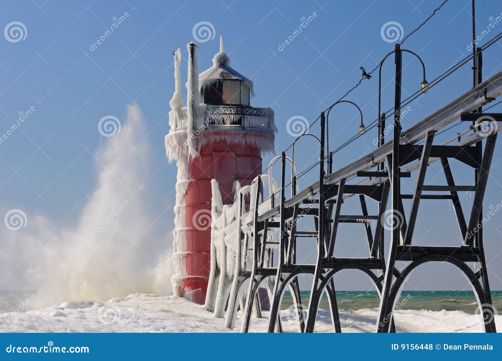 South Haven Lighthouse stock photo. Image of nature, splashing - 9156448