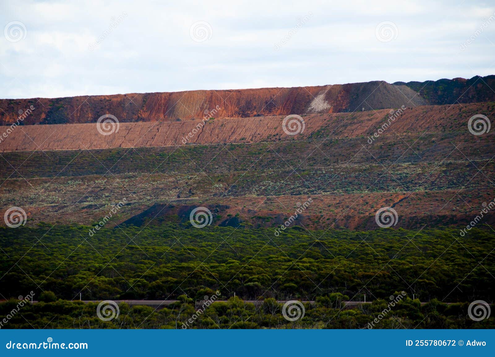 South Middleback Ranges Mine Stock Photo - Image of road, iron: 255780672
