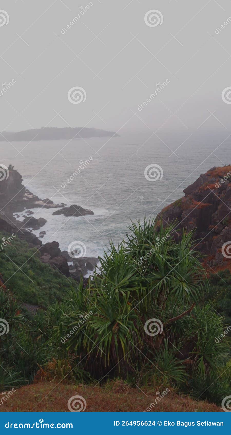 South Sea and Pengilon Hill Stock Photo - Image of ocean, pengilon ...