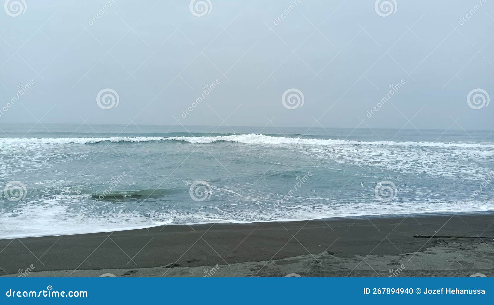 South Sea with String Waves Stock Photo - Image of string, dewa: 267894940