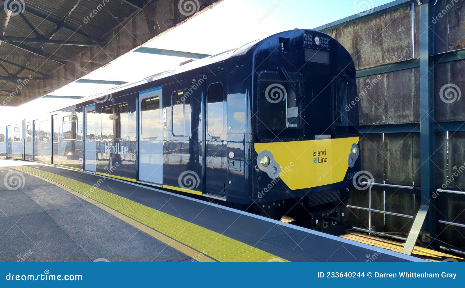 South Western Railway Class 484 at Ryde Pier Head Station Editorial ...