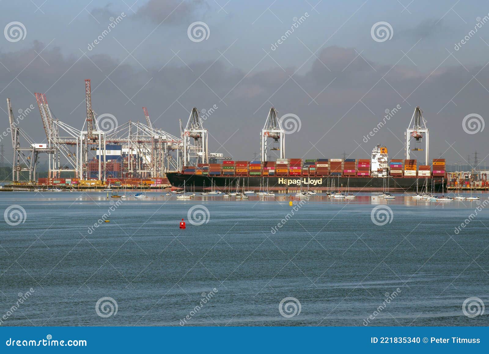 DL World Container Port Of Southampton Editorial Image | CartoonDealer ...
