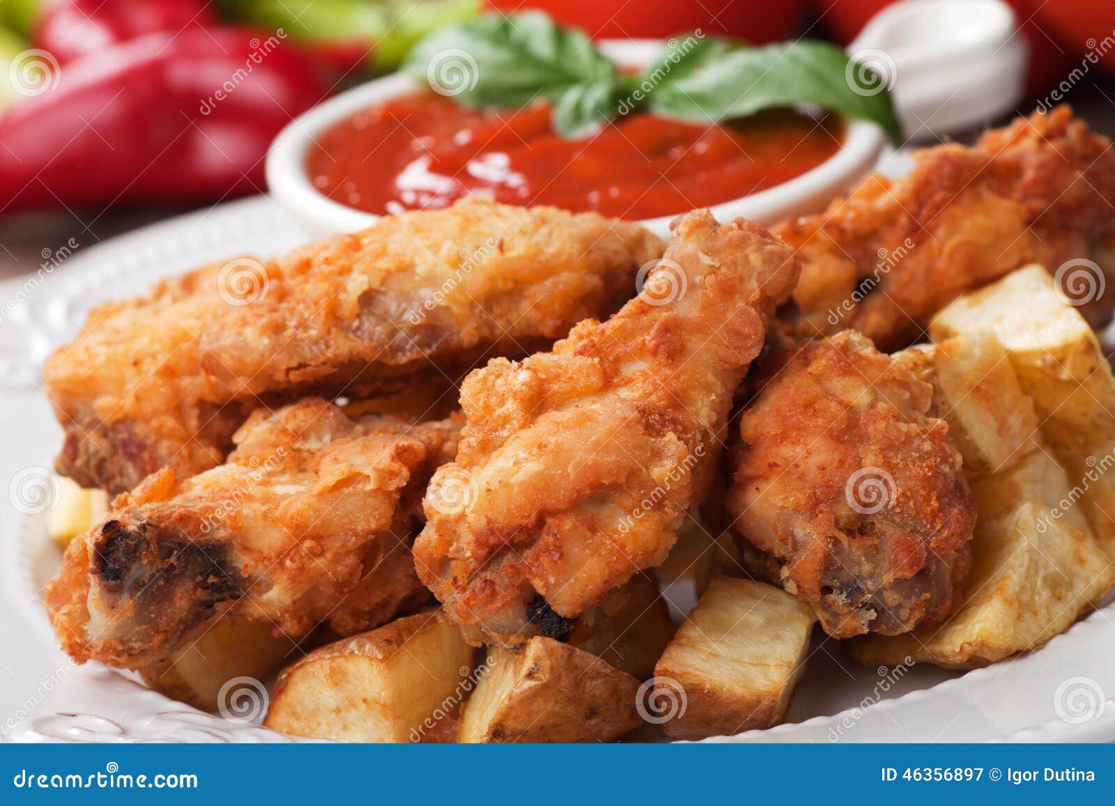 Southern Fried Chicken Wings Stock Image - Image of food, sauce: 46356897