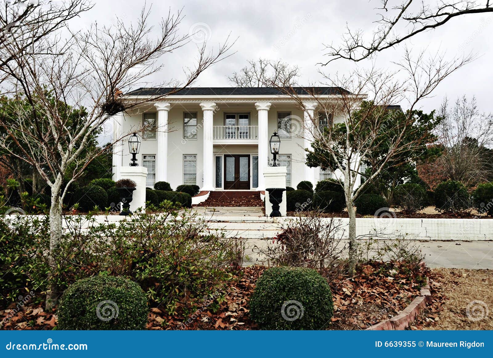 Southern Mansion stock image. Image of multi, maintained - 6639355
