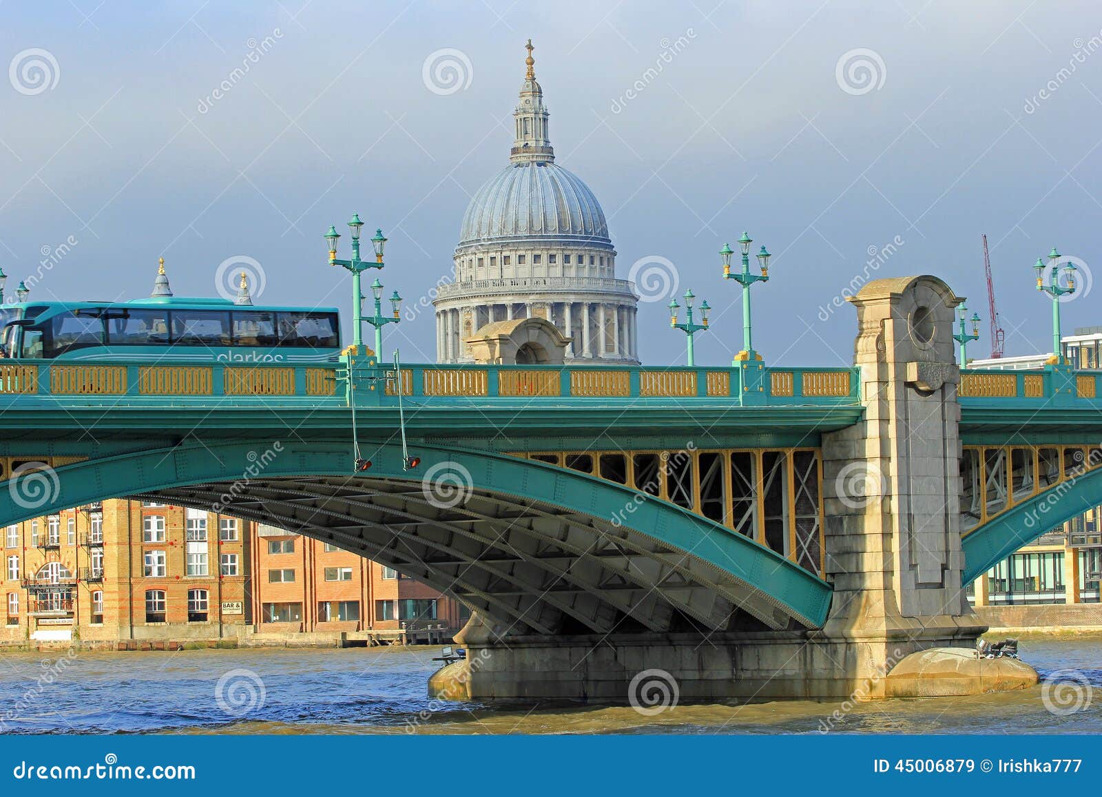 Southwark Bridge, London editorial stock image. Image of london - 45006879