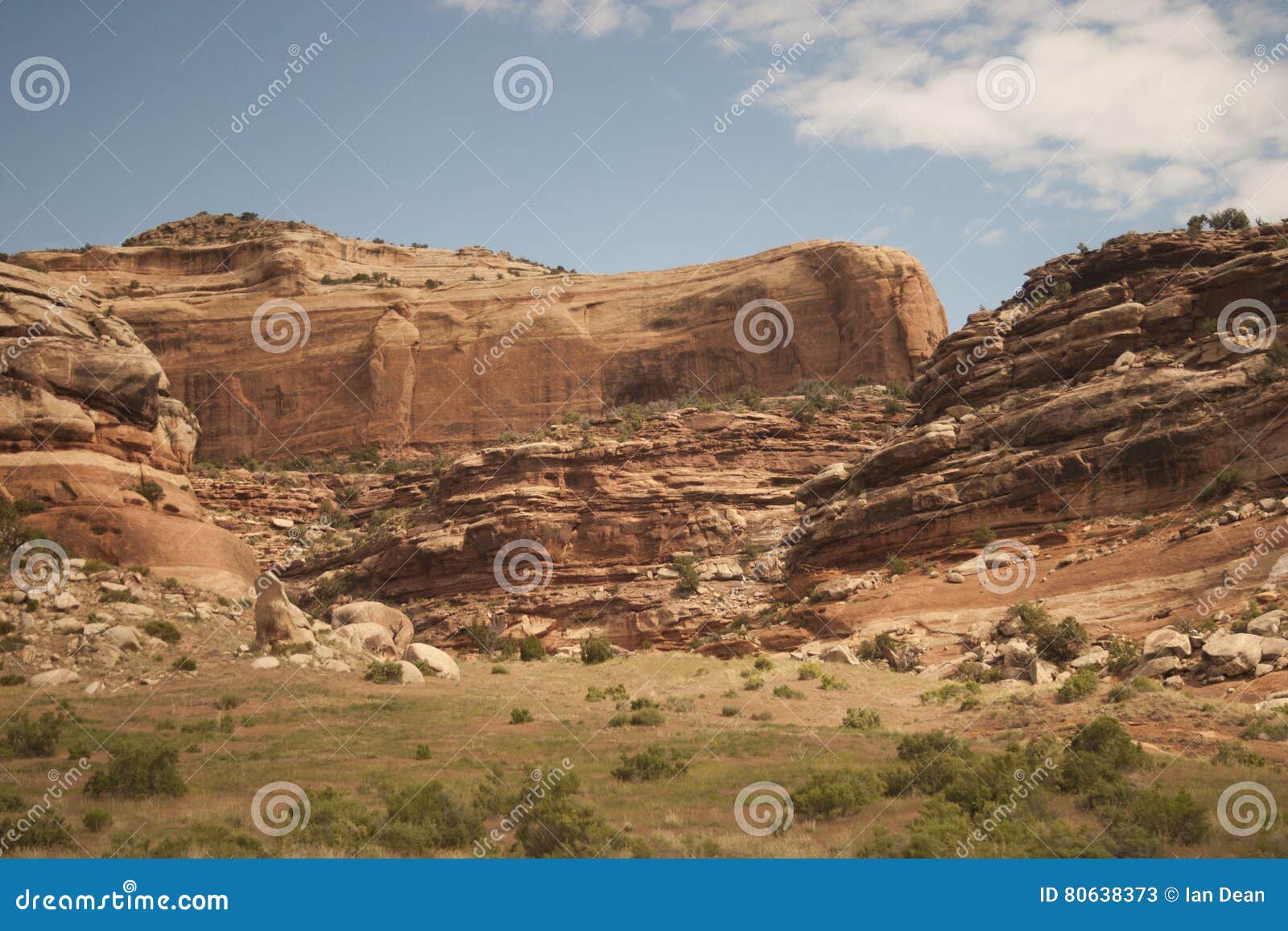 Southwest Desert Cliffs stock image. Image of rocks, vegetation - 80638373