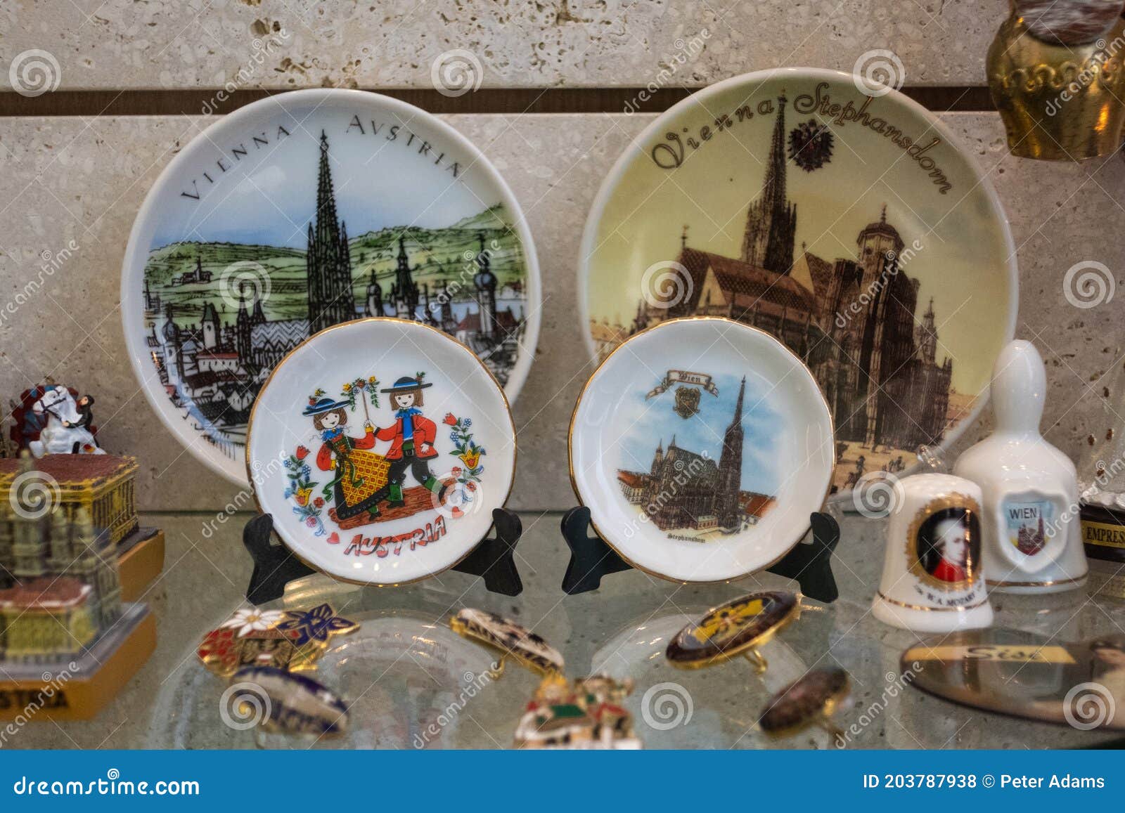 Souvenir shop, Vienna editorial stock photo. Image of shop - 203787938