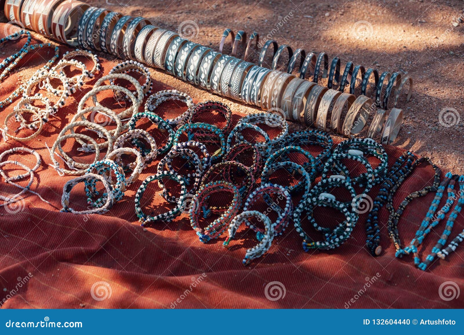Souvenirs Traditionnels Des Peuples De Himba, Afrique Photo stock ...