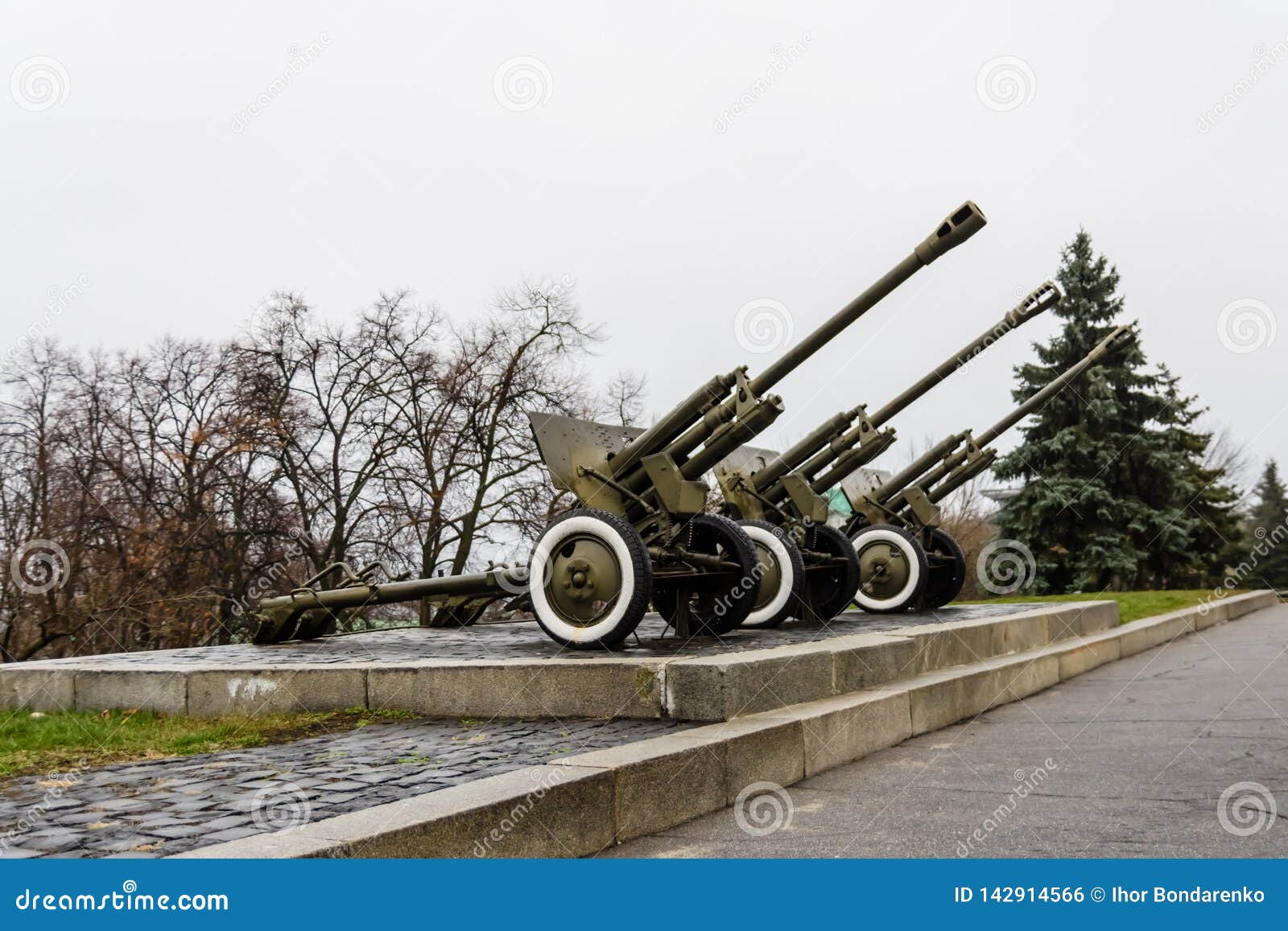Soviet Cannon in a Park of Great Patriotic War in Kiev, Ukraine Stock ...