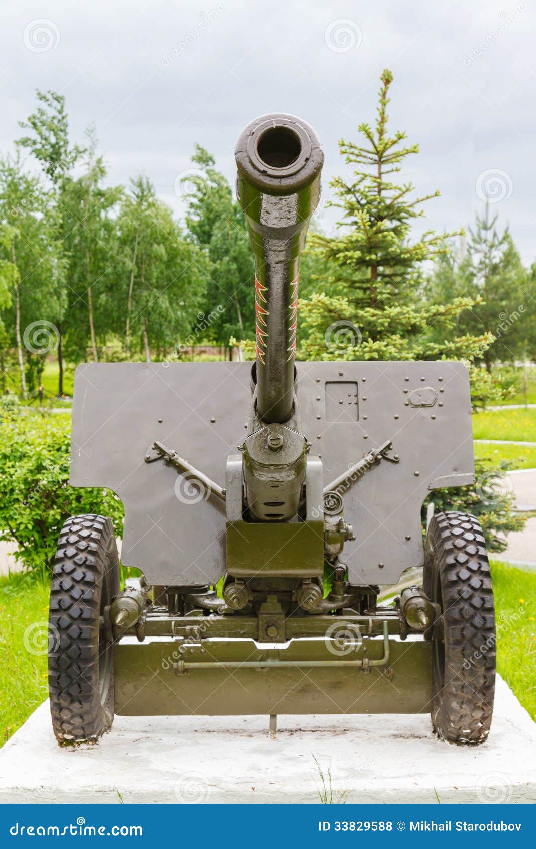 Soviet Divisional Gun Zis-3 Stock Photo - Image of attack, military ...