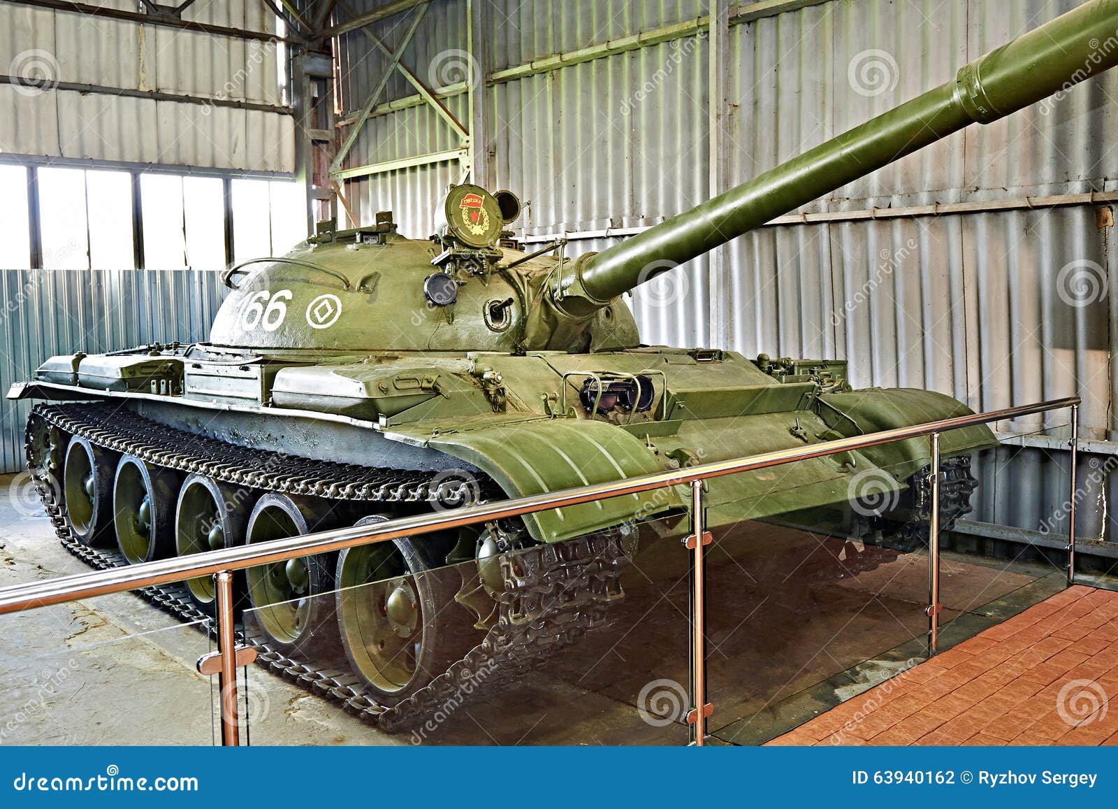 Soviet medium tank T-62 editorial photography. Image of 1961 - 63940162