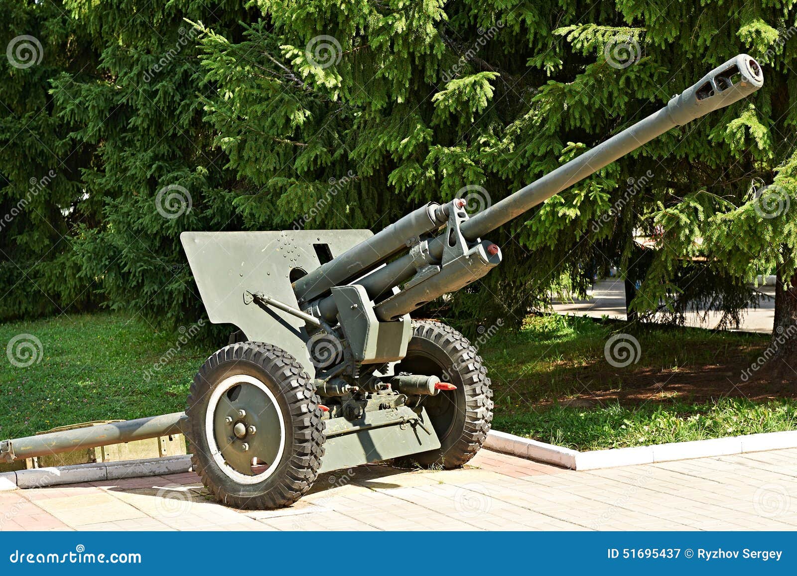 Soviet 76-mm Divisional Gun M1942 (ZiS-3) Stock Image - Image of ...