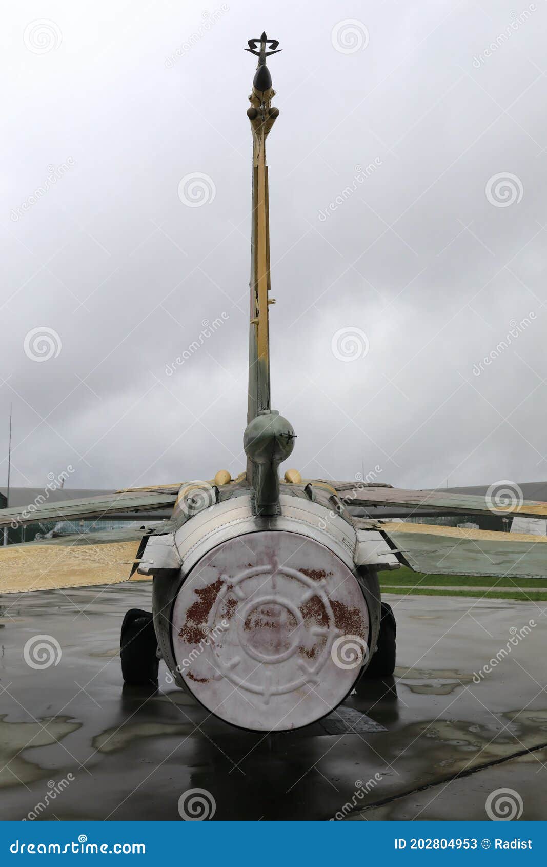 Soviet Supersonic High-altitude Twin-engine Fighter-interceptor MIG-25 ...