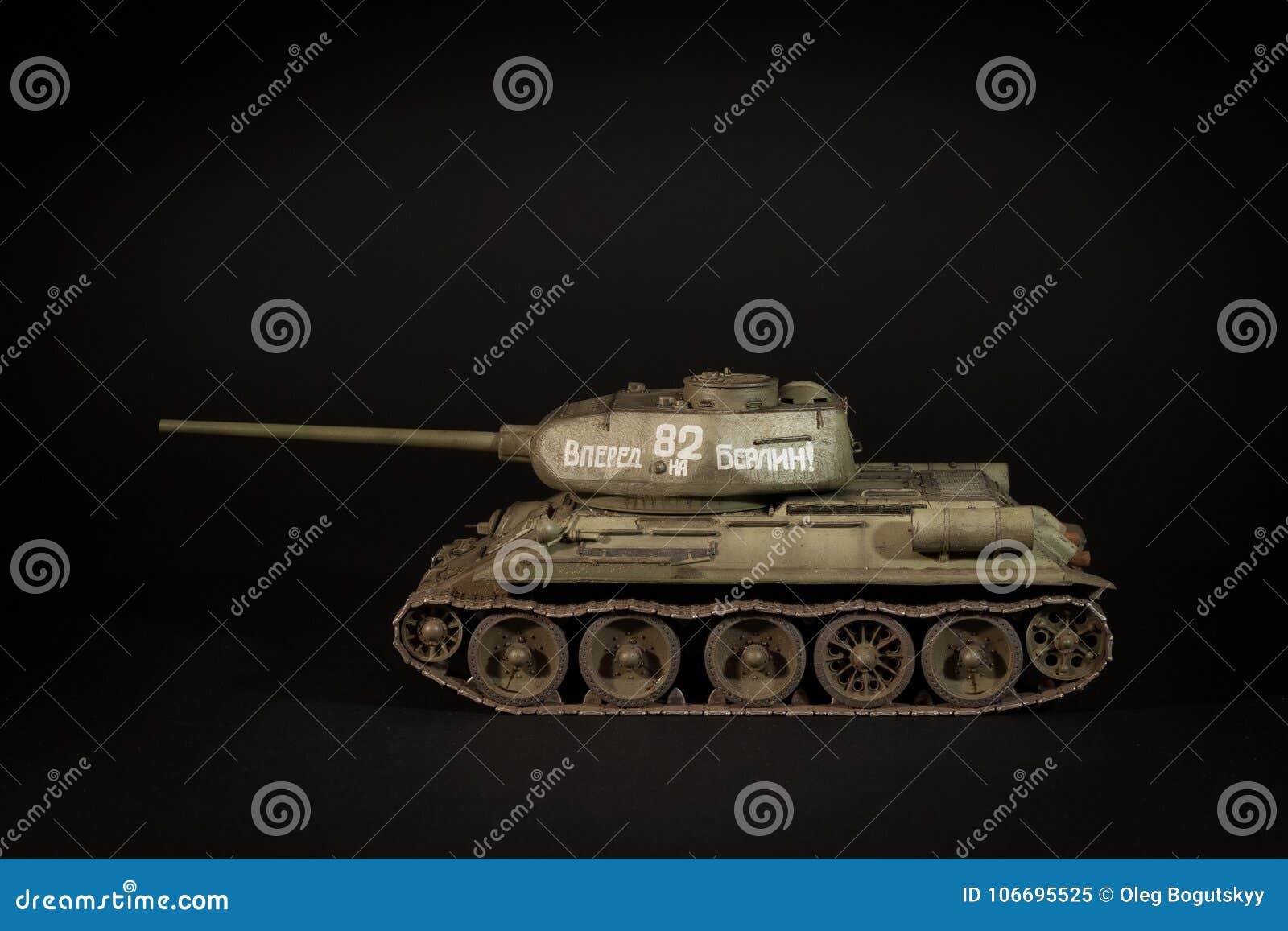 Soviet Union Tank T-34/85 Model Editorial Image - Image of isolated ...