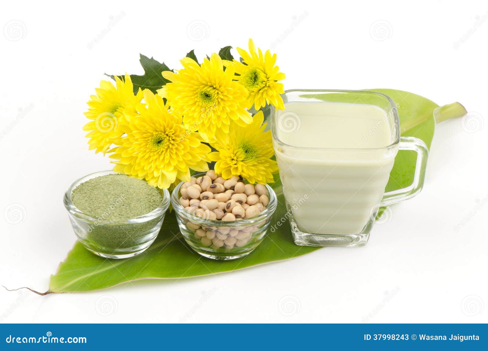 Soybean Mixed with Green Tea. Stock Image - Image of calcium, niacin ...