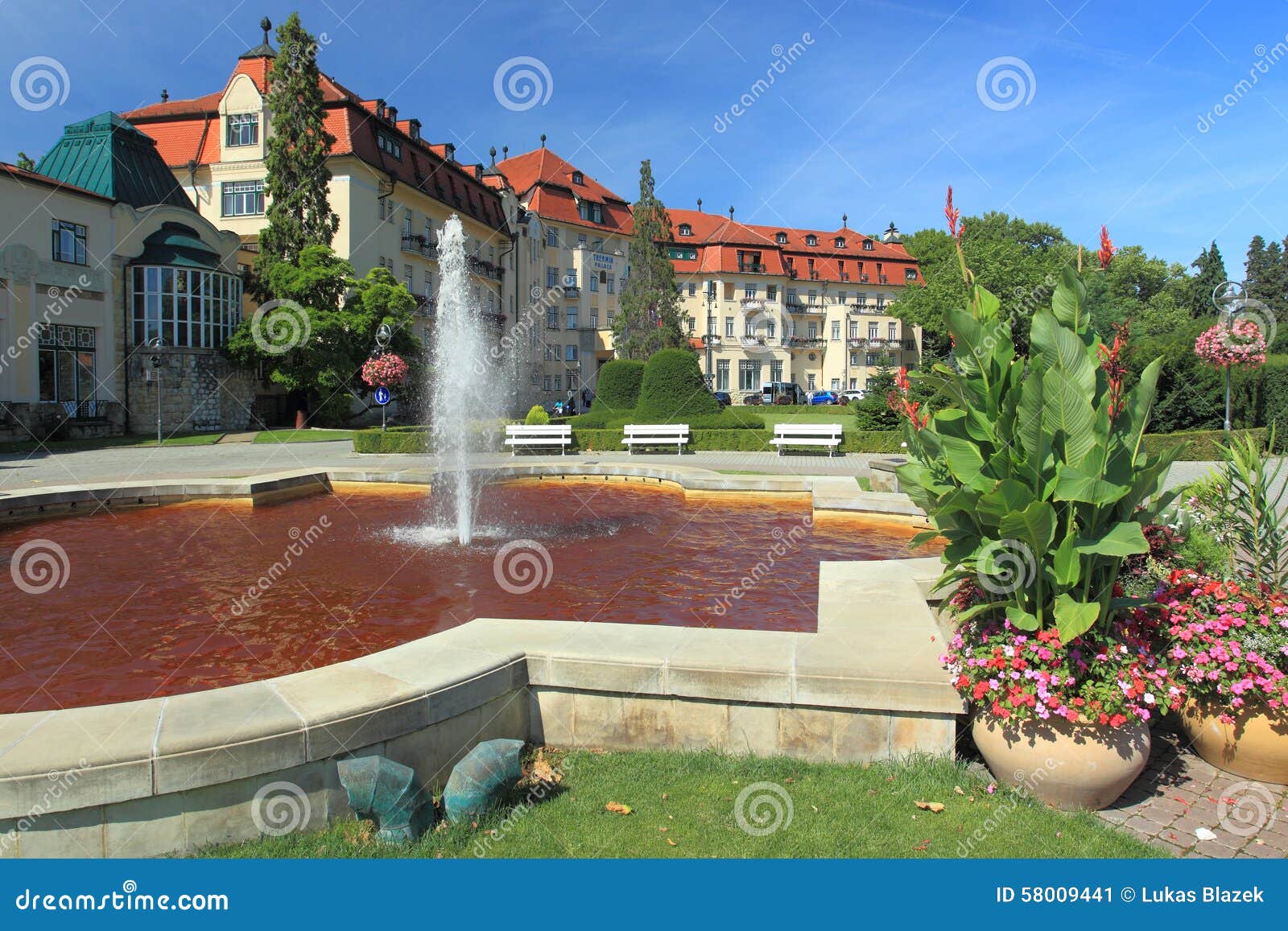 Spa Piestany editorial photo. Image of slovaki, park - 58009441