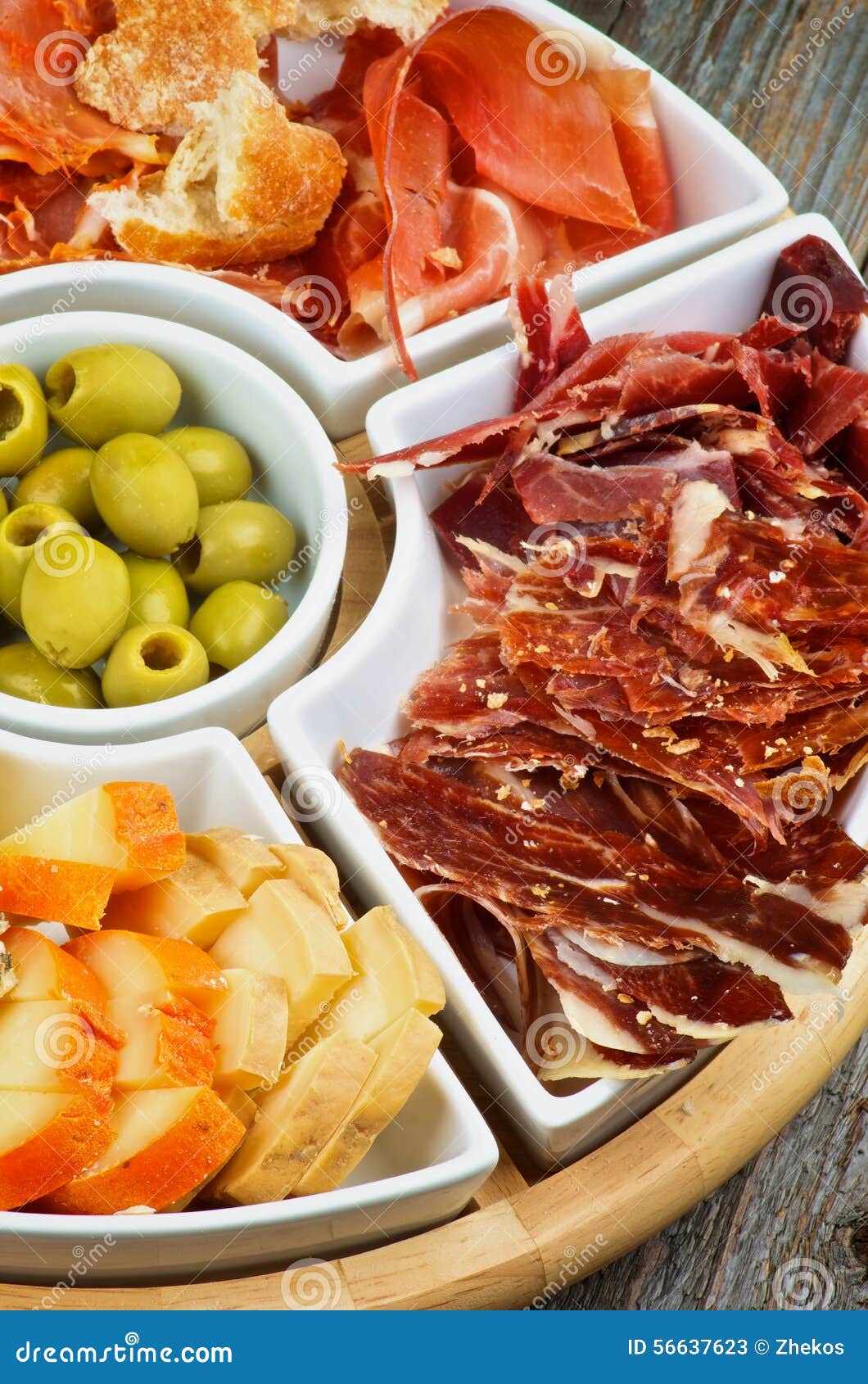 Spaanse snacks stock afbeelding. Image of sinaasappel - 56637623