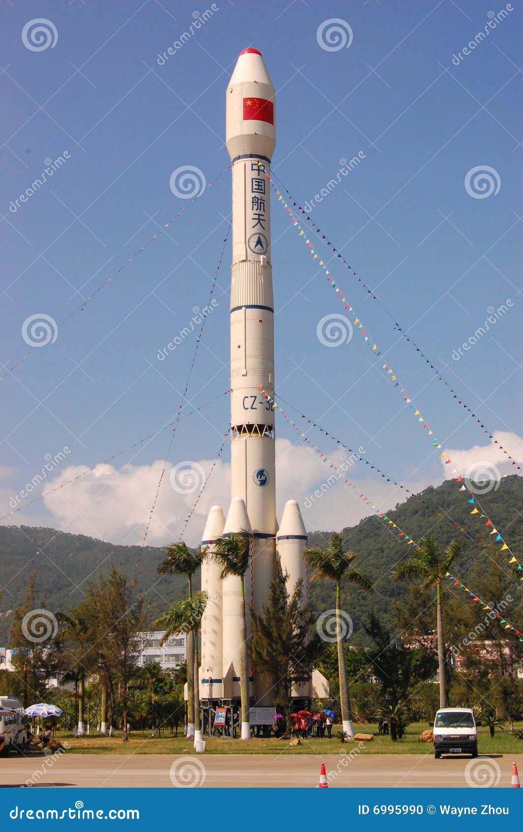 Space rocket editorial image. Image of aero, smoke, flight - 6995990