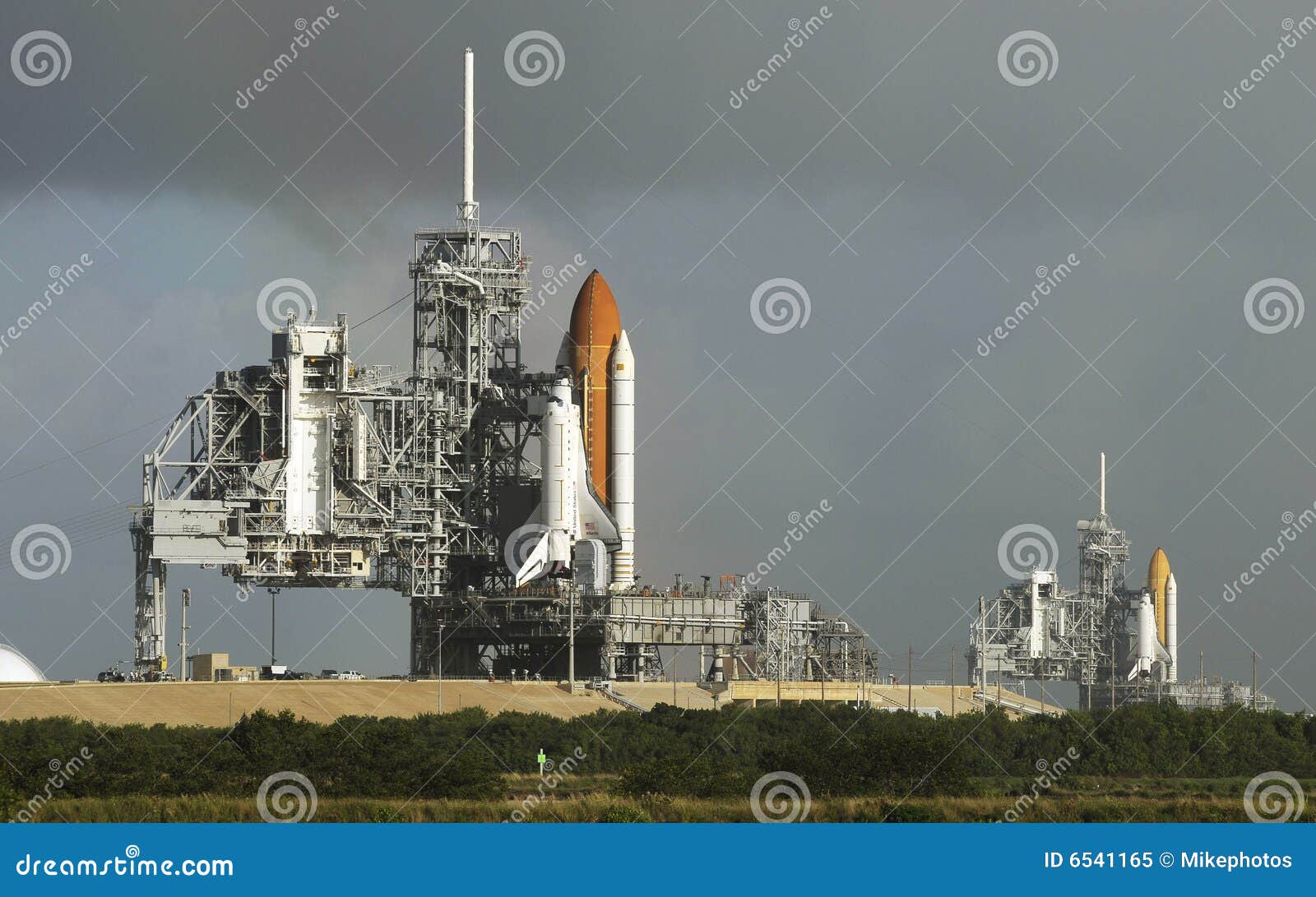 Space shuttle editorial image. Image of technology, aerospace - 6541165