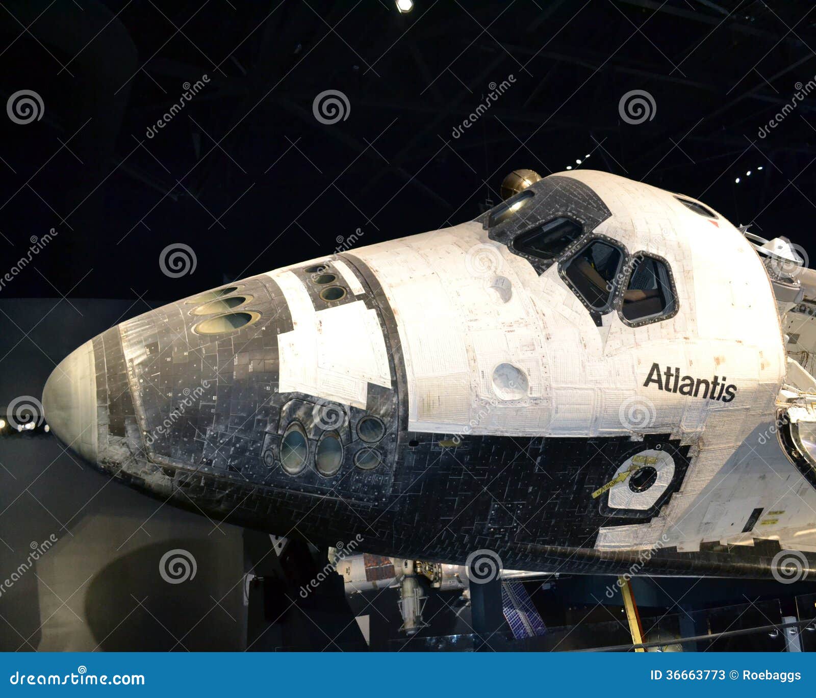 Space Shuttle Atlantis editorial stock photo. Image of aviation - 36663773