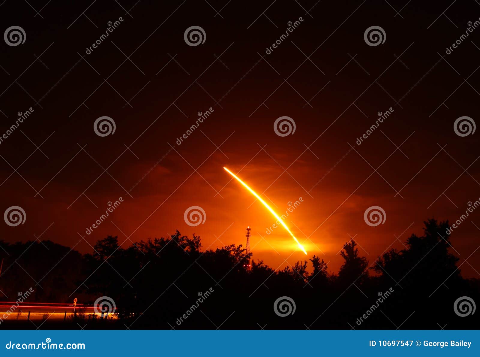 Space Shuttle Discovery Night Launch Editorial Photography - Image of ...