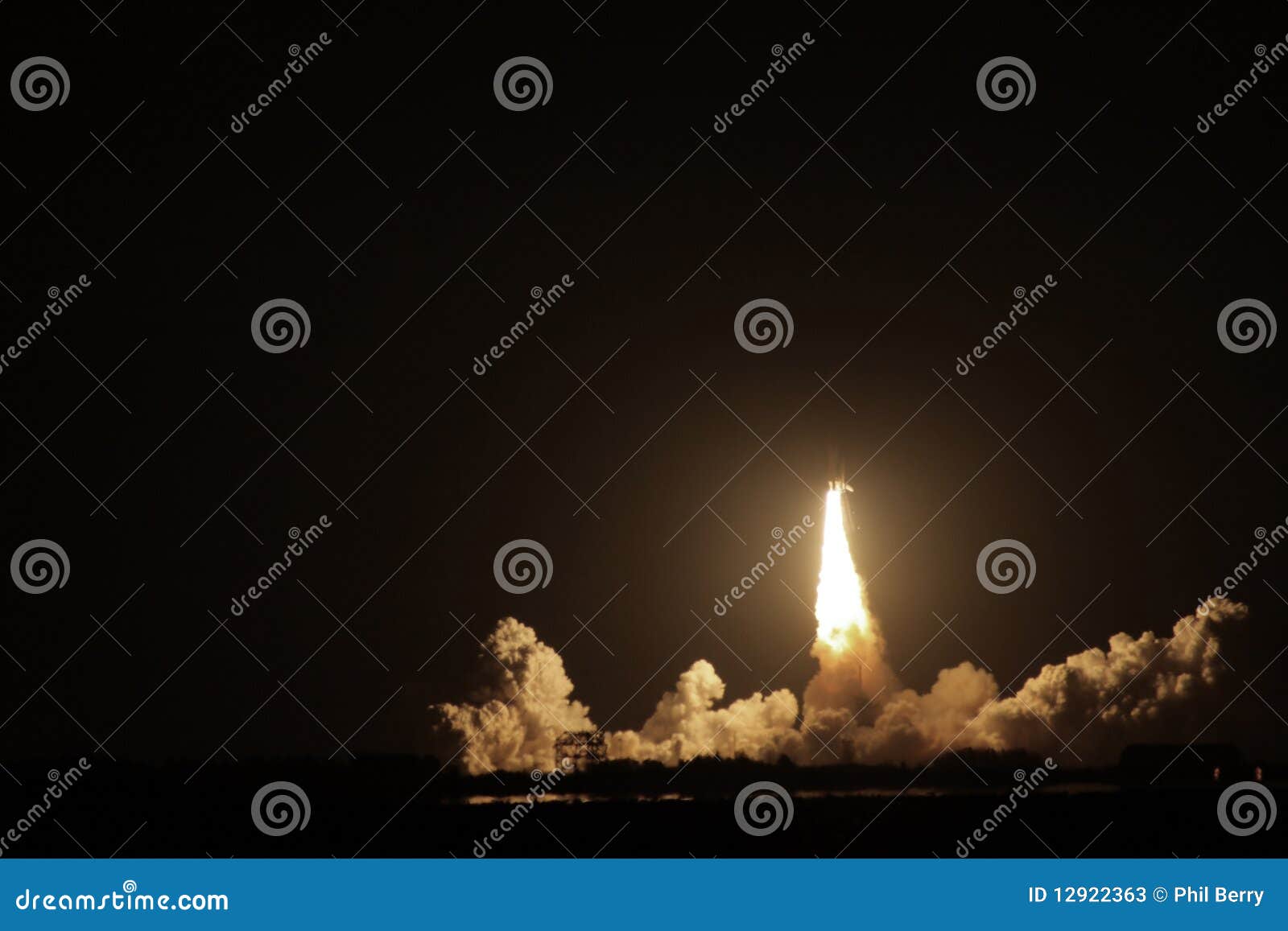 Space Shuttle Endeavour Launch at Night Editorial Stock Photo - Image ...