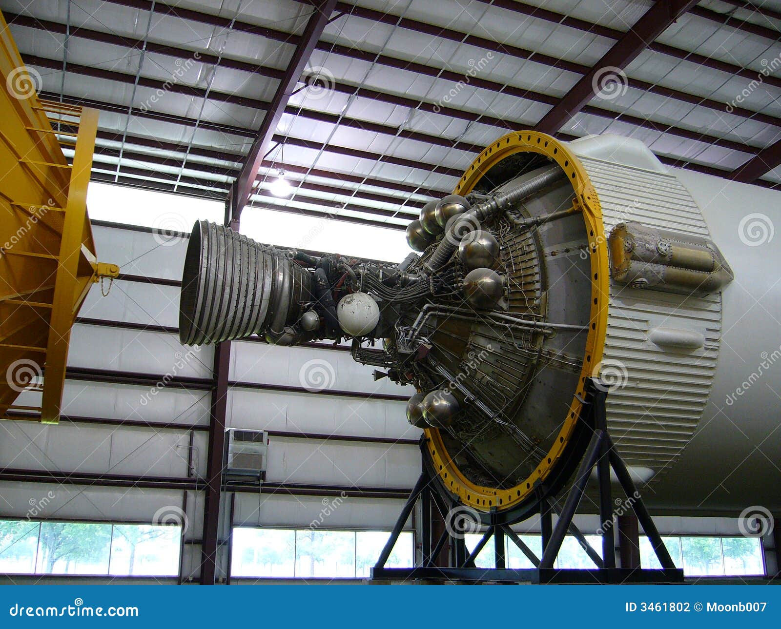 Space Shuttle Engine editorial photography. Image of parts - 3461802