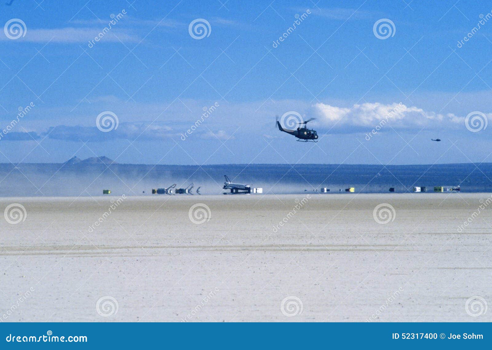 Space Shuttle Landing at Edwards Dry Lake, Edwards Air Force Base, CA ...