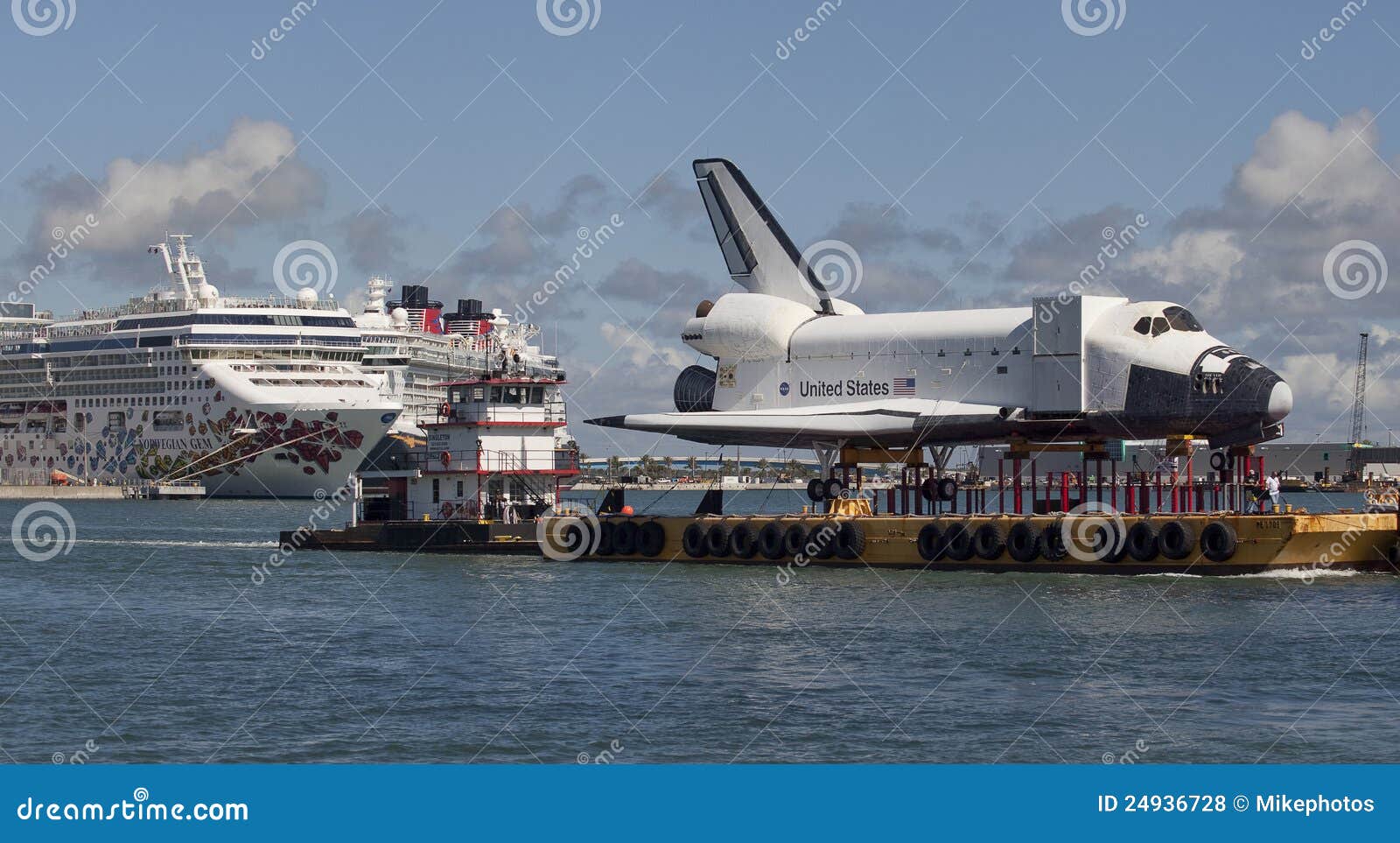 Space Shuttle Orbiter Explorer Editorial Stock Photo - Image of carries ...