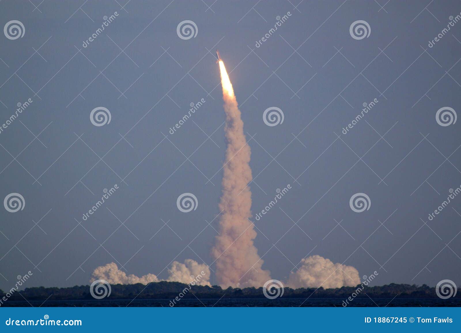 Space Shuttle STS 133 Launch Editorial Image - Image of mims ...