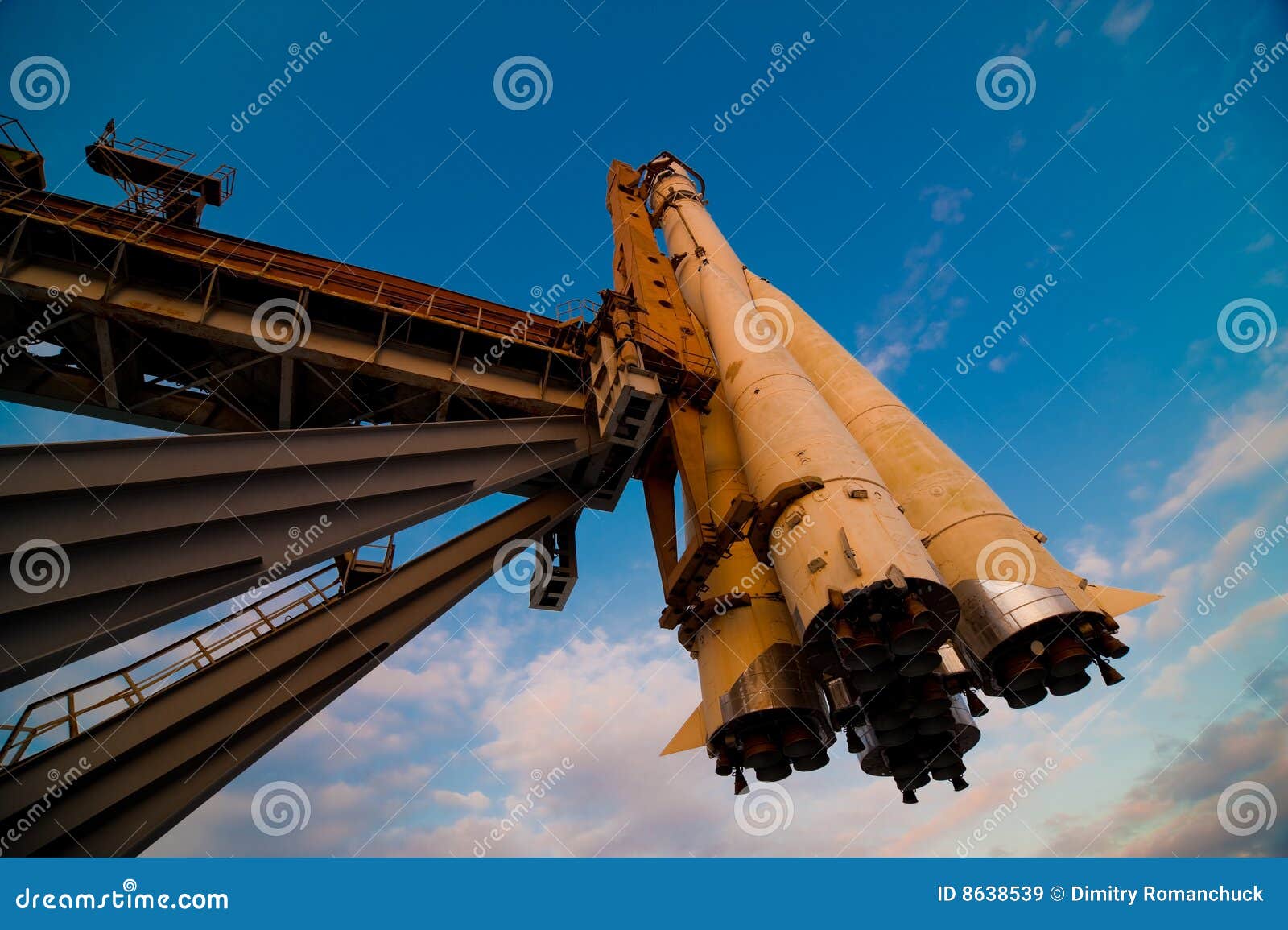 Spaceship on a launchpad stock image. Image of ship, spaceship - 8638539