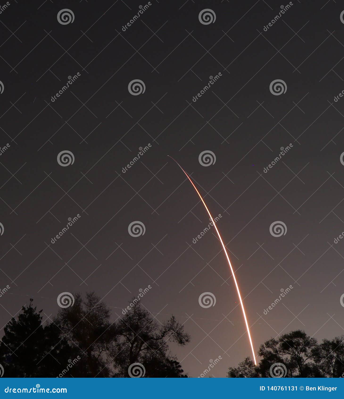 SpaceX Falcon 9 Night Launch Stock Image - Image of night, rocket ...