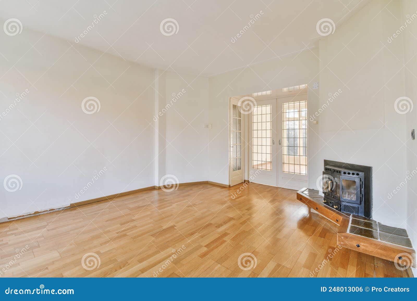 Spacious empty room stock photo. Image of room, modern - 248013006