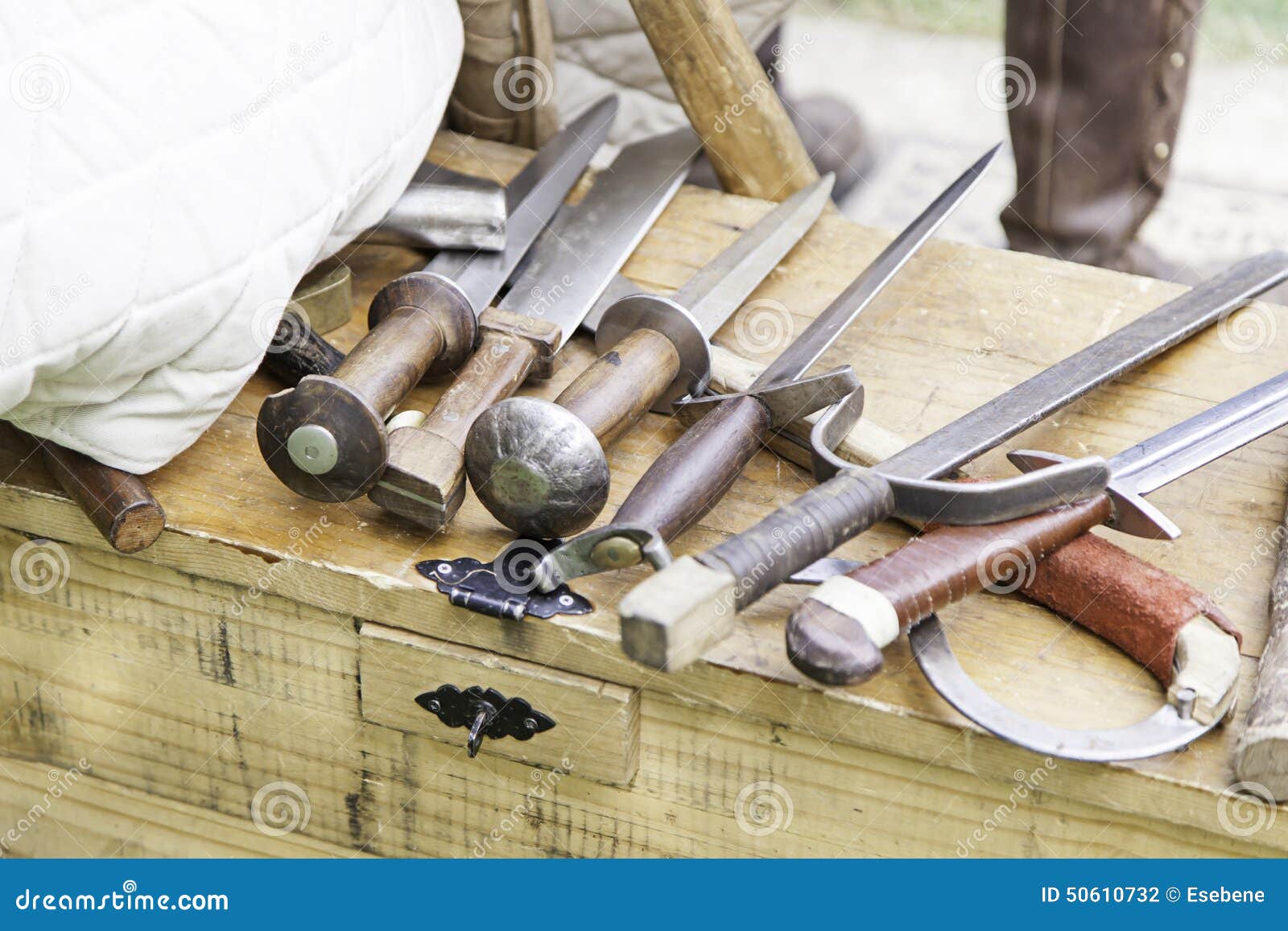 Spade medievali antiche fotografia stock. Immagine di nero - 50610732